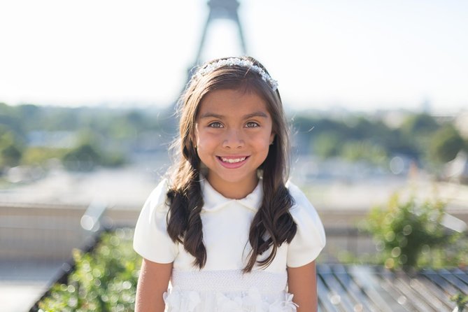 Private Tour: Personal Travel Photographer Tour in Paris - Meeting and Accessibility