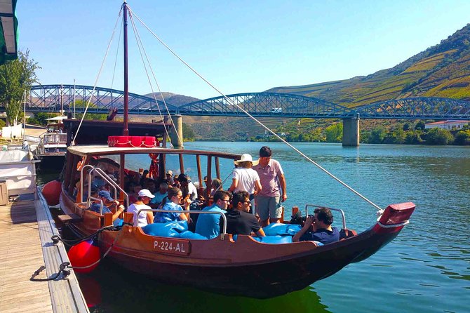 Private tour Portugal 6 days from Lisbon - Day 6: Coastal Charm, Historical Monasteries, and Walled Villages