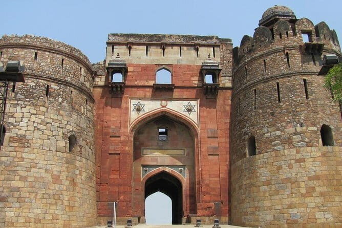 Private Tour: 'Purana Qila Sound and Light show with Dinner and Transfers - A Detailed Look at the Purana Qila Sound and Light Show Experience