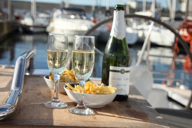 Private Tour: Romantic Sailing Tour From Barcelona - Experience the Beauty of Barcelonas Coastline
