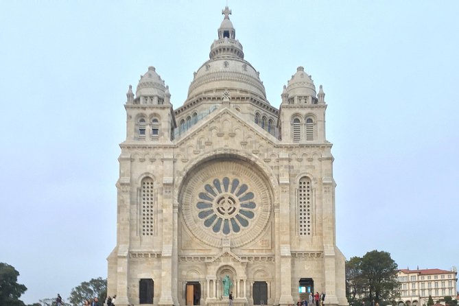 Private Tour Santiago de Compostela & Viana do Castelo from Porto - Authentic Experiences and Genuine Insights