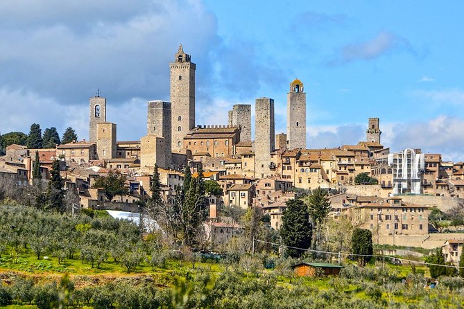 Private Tour: Siena and San Gimignano Day Trip From Rome - Discovering the Hilltop Charm of San Gimignano