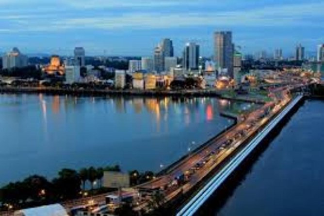 Private Tour: Sightseeing Daytrip to Johor Bahru from Singapore - Transportation and Comfort