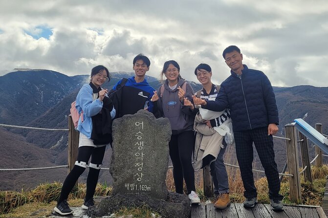 Private Tour South and West Jeju Island with Experienced Driver - Who Should Consider This Tour?