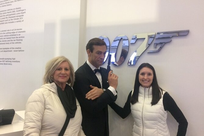 Private Tour: The London of Shakespeare, the Beatles, James Bond and Sherlock Holmes by Traditional Black Cab - Cultural Highlights