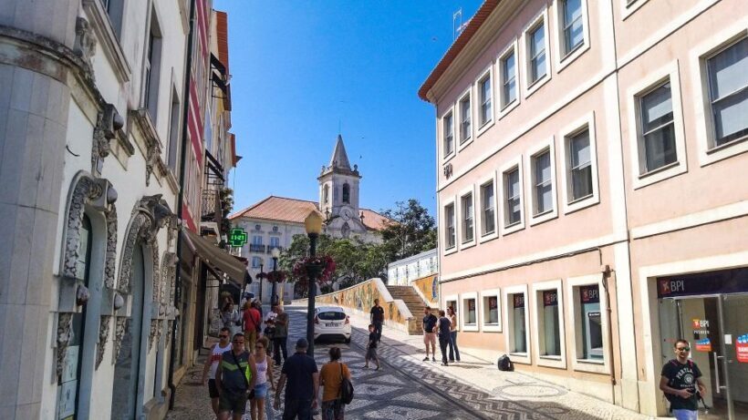 Private Tour to Aveiro and Costa Nova unique striped houses - Key Points