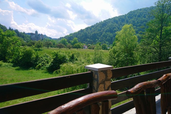 Private Tour to Draculas Castle, Peles Castle From Bucharest - Visiting Bran Castle (Draculas Castle)