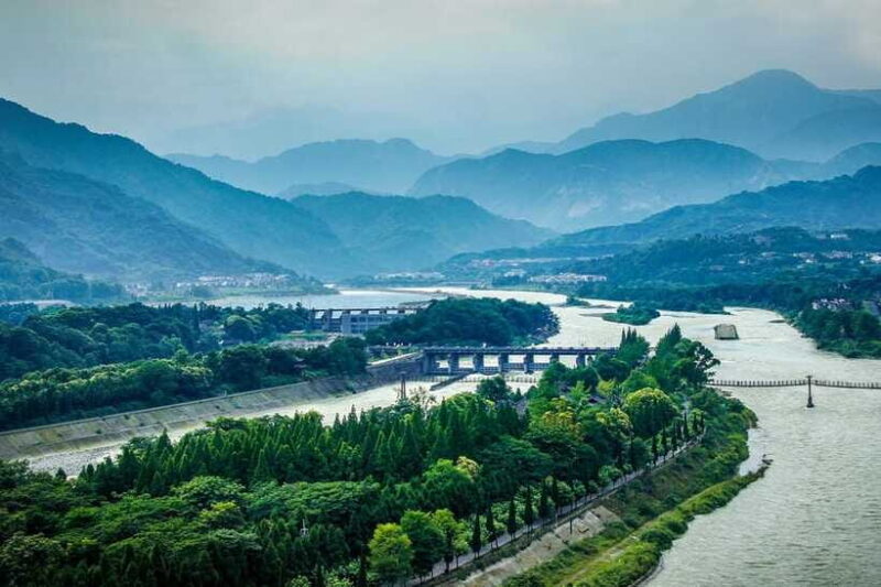 Private Tour to Dujiangyan and Qingcheng Mountain - The Value of Guided Insights