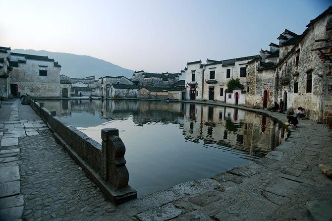 Private tour to Hongcun village and Tunxi old town with Lunch from Huangshan - The Itinerary in Detail