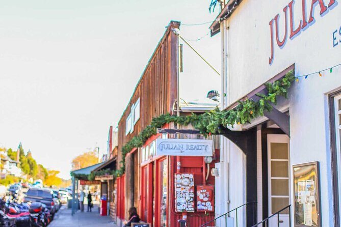 Private Tour to Julian Goldmine and see the lovely mountain town - An In-Depth Look at the Julian Goldmine Tour