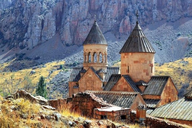 Private tour to Khor Virap, Areni, Noravank, Birds' cave (Areni 1), Jermuk - A Complete Look at the Private Tour to Khor Virap, Areni, Noravank, Birds Cave, and Jermuk