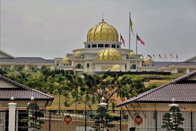 Private Tour to Kuala Lumpur and Exploring Batu Caves Selangor - Final Thoughts: Who Should Book This Tour?
