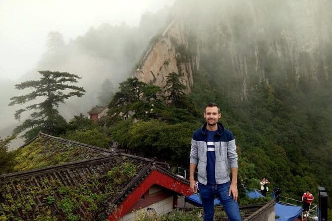 Private tour to Longmen Grottoes and Shaolin from Xi'an by train - Frequently Asked Questions