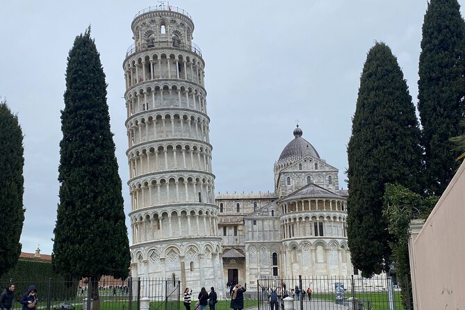 Private Tour to Pisa and Lucca in English Español and Purtuguês - Exploring Pisa and Lucca: A Private Day Trip from Florence