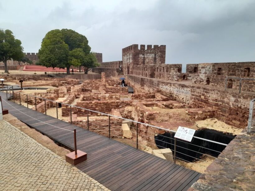 Private Tour to Silves Castle Whith Algarvian Wine Tasting - A Taste of Algarve: Wine Tasting at a Traditional Vineyard