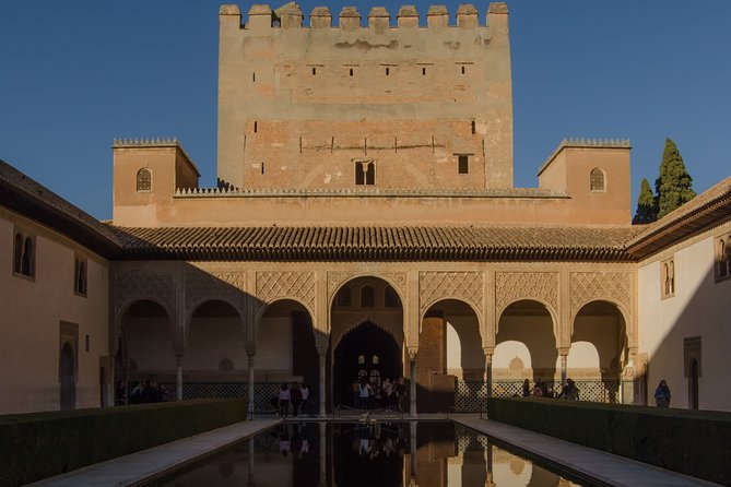 Private Tour to the Alhambra With Nasrid Palaces in Granada - The Role of the Expert Guide