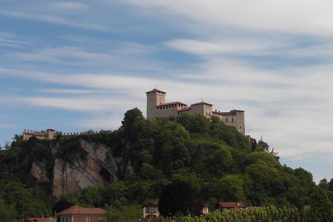 Private tour to the Angera castle from lake Maggiore and Orta - The Value of a Private Experience
