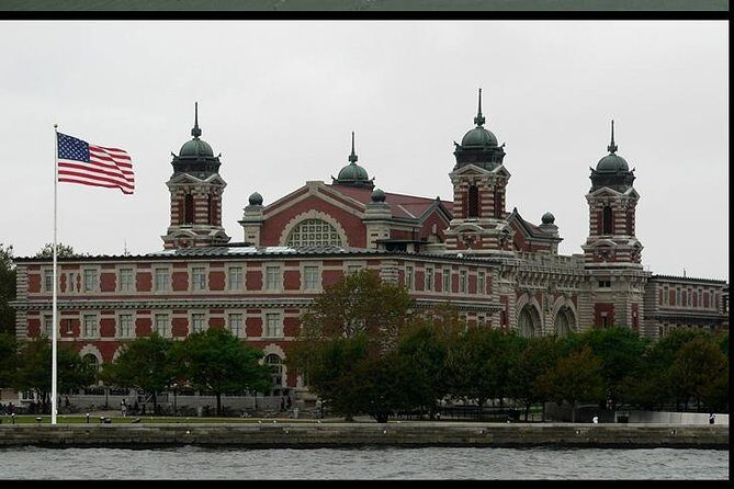 Private Tour to the Statue of Liberty and Ellis Island - Frequently Asked Questions