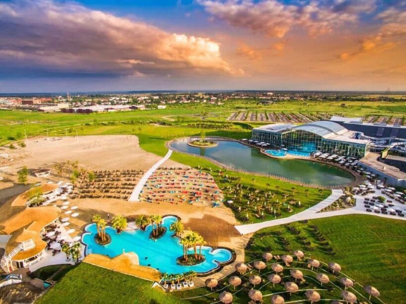 PRIVATE TOUR to Therme Bucuresti Entrance Ticket included - Key Points