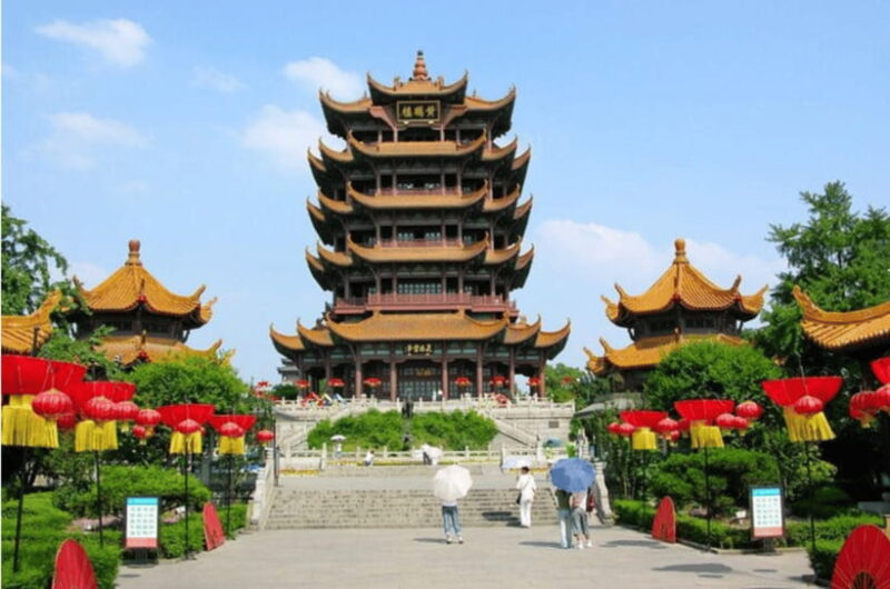 Private tour to Wuhan Yellow Crane Tower &east lake by ferry - Key Points