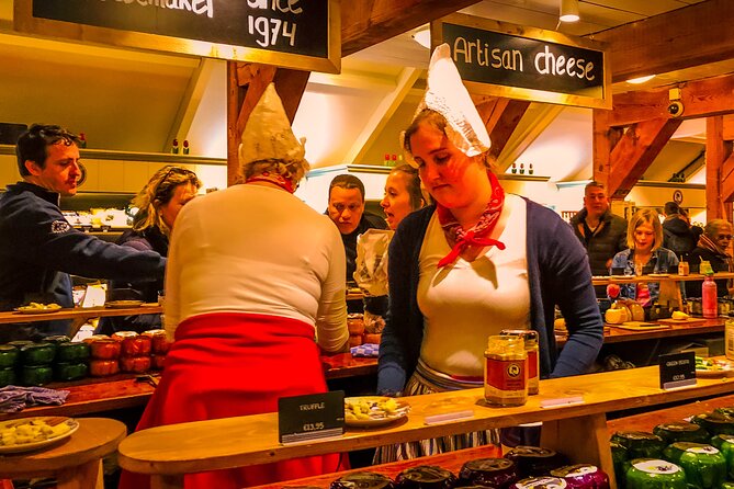 Private Tour to Zaanse Schans + Giethoorn with renting boat - FAQ