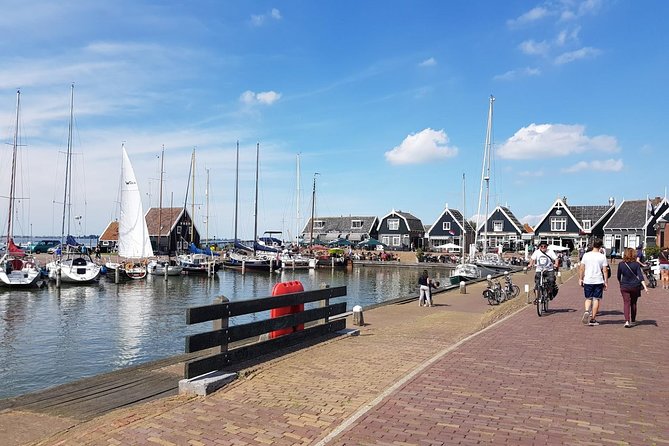 Private Tour to Zaanse Schans &Volendam: Cheese, Windmills, Clogs - Scenic Countryside: Capturing the Beauty of the Netherlands