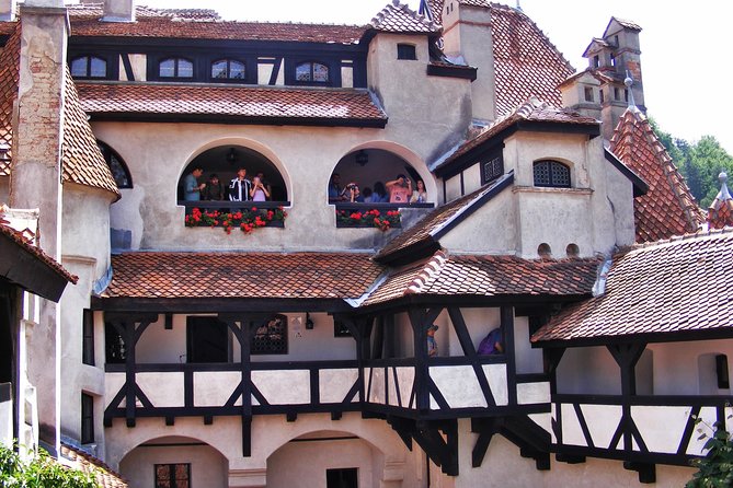 Private Tour: Transylvanian Castles and Brasovs Medieval Old Town - Exploring Bran Castle