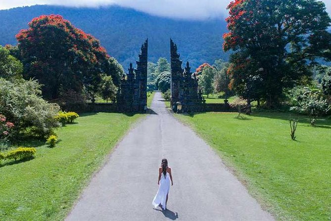 Private Tour: Ulun Danu Temple-Handara Gate-Wana Giri Hill&Tanah Lot Sunset - Frequently Asked Questions