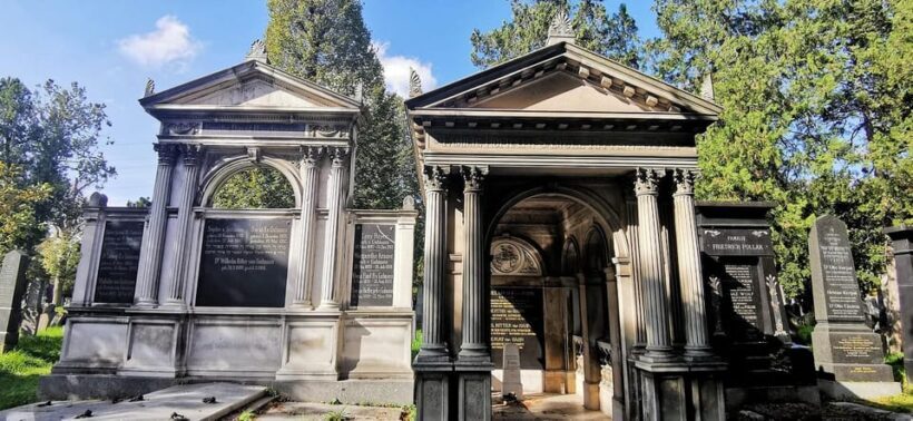 Private tour: Vienna Central Cemetery 1st gate and 2nd gate - Transitioning to the 2nd Gate: A Short Streetcar Ride
