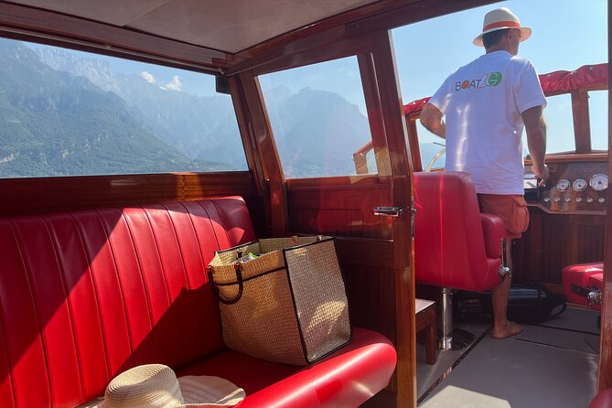 Private Tour with Classic Wooden Boat on Lake Como - Exploring the Lake: Itinerary Breakdown
