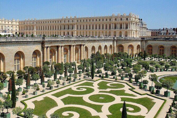 Private Tour with Guide to Midnight in Paris Movie Locations - FAQs