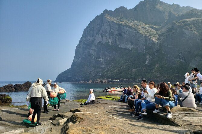 Private Tour Woman Diver Performance & stone park in Jeju Island - FAQ