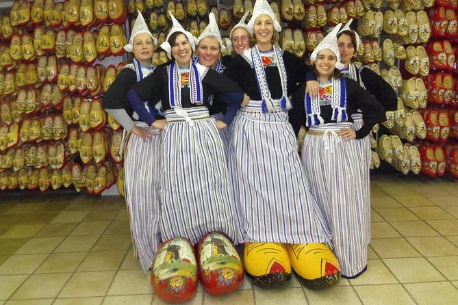 Private Tour Zaanse Schans Windmills and Volendam in Jaguar - FAQs