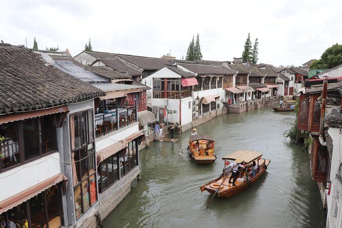 Private tour:Shanghai city highlights & Zhujiajiao water town - An In-Depth Look at the Tour Experience