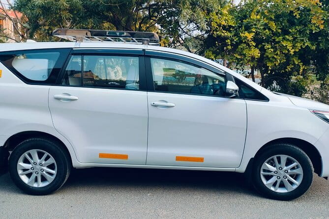 Private Transfer Agra to Delhi - The Role of the Host and Service Quality