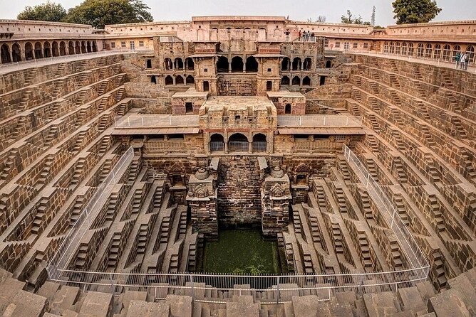 Private Transfer Agra To Jaipur Via Fatehpur Sikri & Chand Baori, Step Well - Authentic Experiences and Practical Considerations