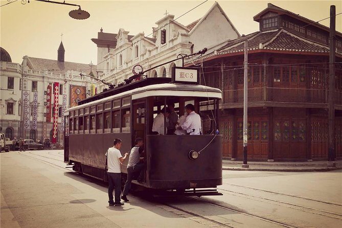 Private Transfer Between Shanghai Chedun Film Park and City Hotels - Who Will Love This?