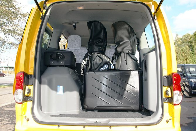 Private Transfer CTS Airport to Niseko (1-9 Passengers) Legal Driver Guaranteed - Vehicle and Amenities