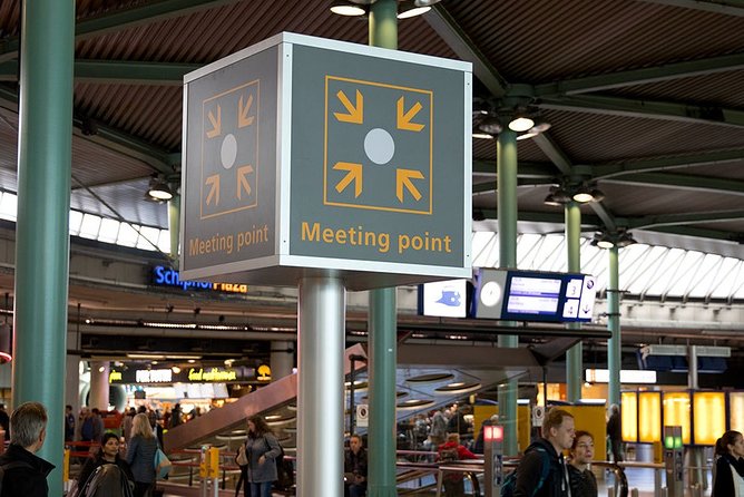 Private Transfer from Amsterdam Airport Schiphol to The Hague - In-Depth Look: The Booking and Meeting Process