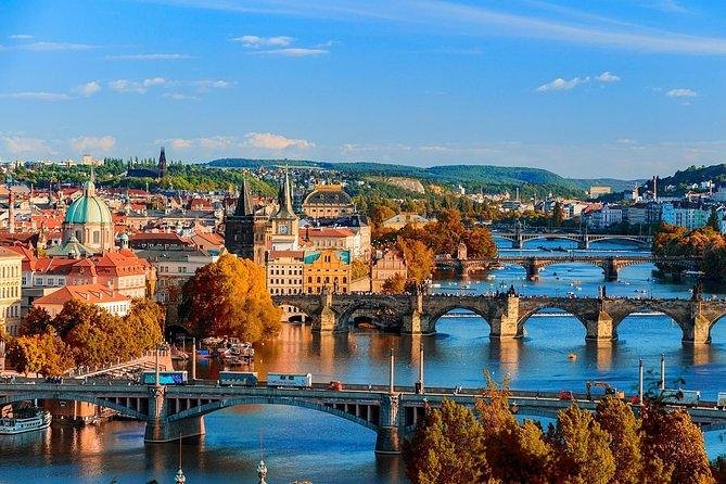 Private Transfer From Berlin to Prague With 2h of Sightseeing - Vehicle and Driver Information