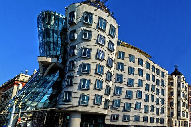 Private Transfer from Budapest to Prague with 2 hours for sightseeing - Who Will Benefit?