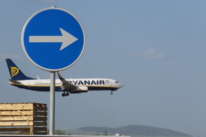 Private Transfer From Faro Airport to Albufeira (Up to 4 Pax) - Accessibility Features