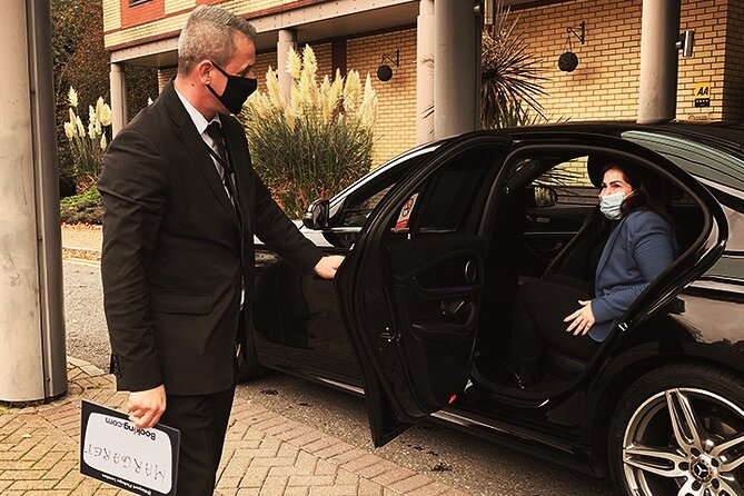 Private Transfer From Heathrow to Gatwick Airport - Vehicle Comfort and Features