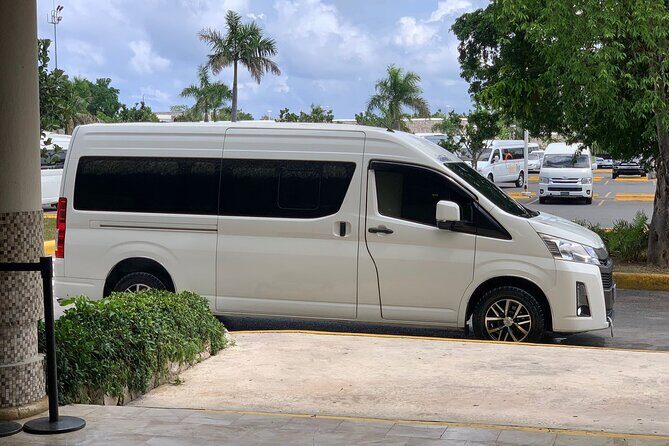 Private Transfer from Hotels to Punta Cana Airport - Meeting Points and Convenience