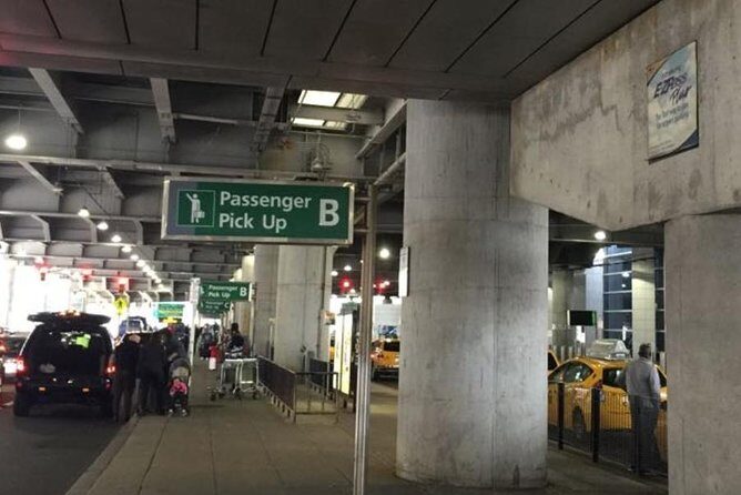 Private Transfer from JFK Airport to NYC Hotels every hour. - The Sum Up