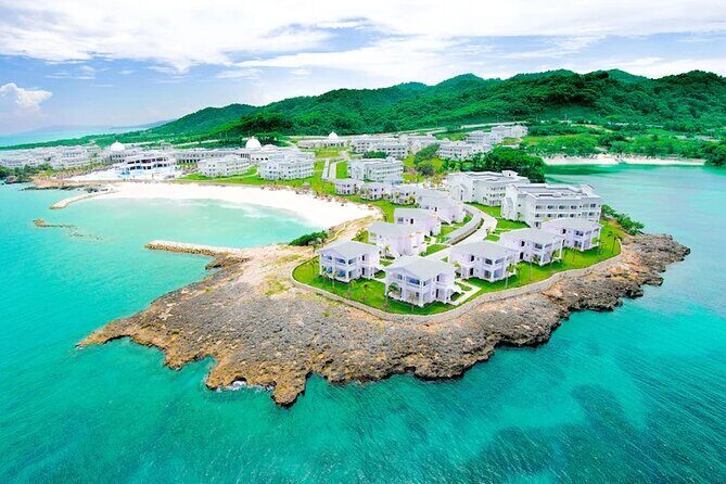 Private Transfer from MontegoBay Airport to Lucea/Grand Palladium - Comfort and Convenience