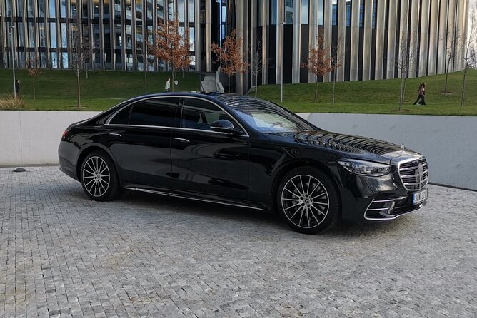 Private Transfer From Prague Airport to Prague City Hotels 1 - 3 Pax - Flight Monitoring and Timely Pickup