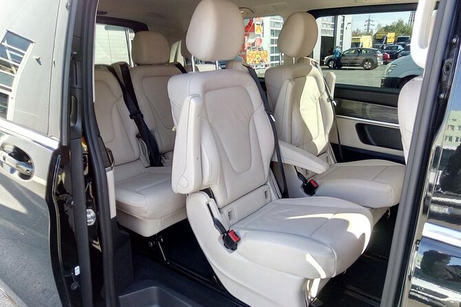 Private Transfer From Prague Airport to Prague City Hotels 1 - 7 Pax - Customer Feedback and Experiences