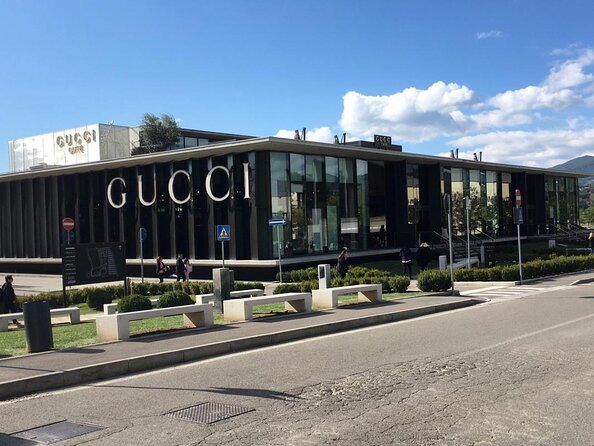 Private Transfer from Rome to Florence with 3 hours stop in The Mall Lux Outlet - Key Points