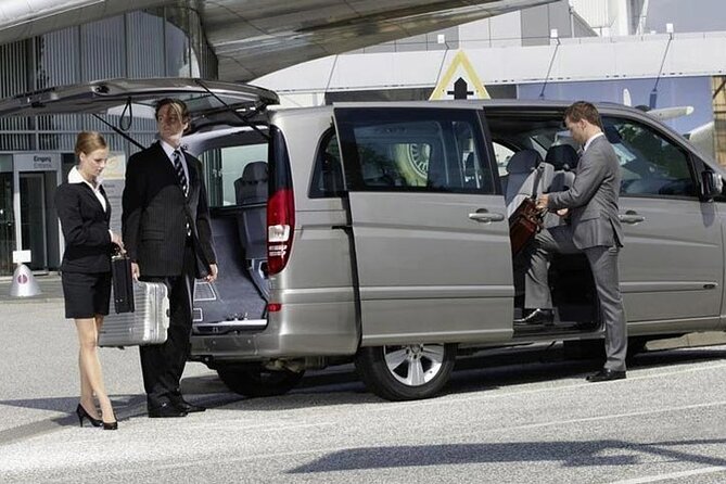 Private Transfer from Sabiha Gokcen Airport (SAW) to Istanbul Hotels - The Realities: Pros and Cons